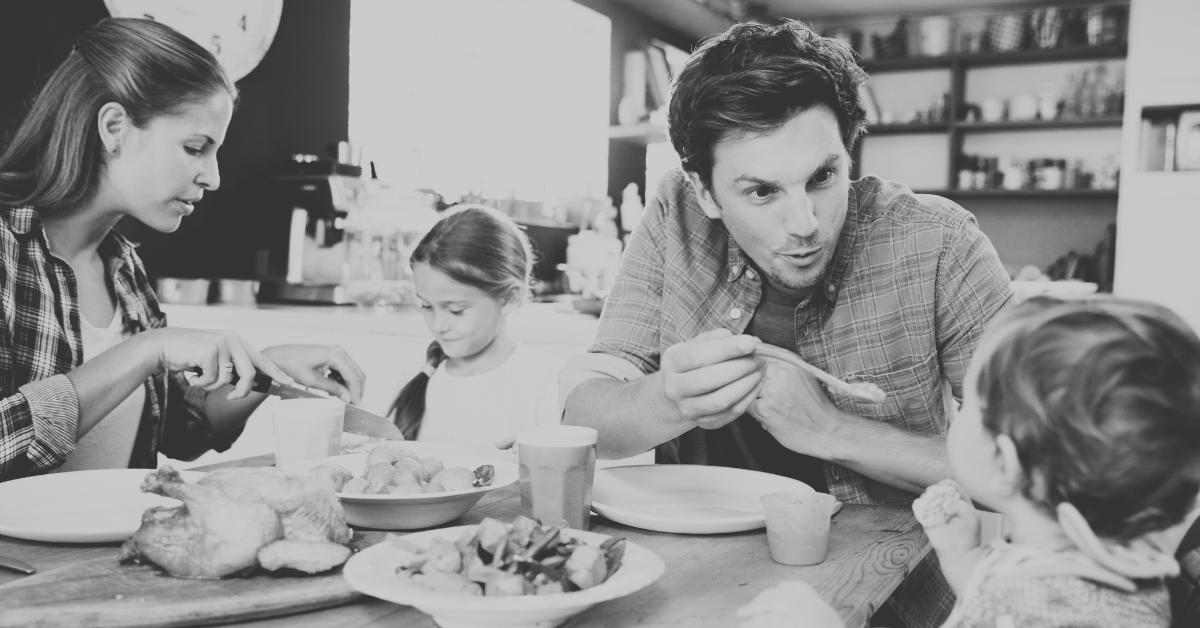The Importance of Family Meals When Introducing Solids to Babies – Feed ...